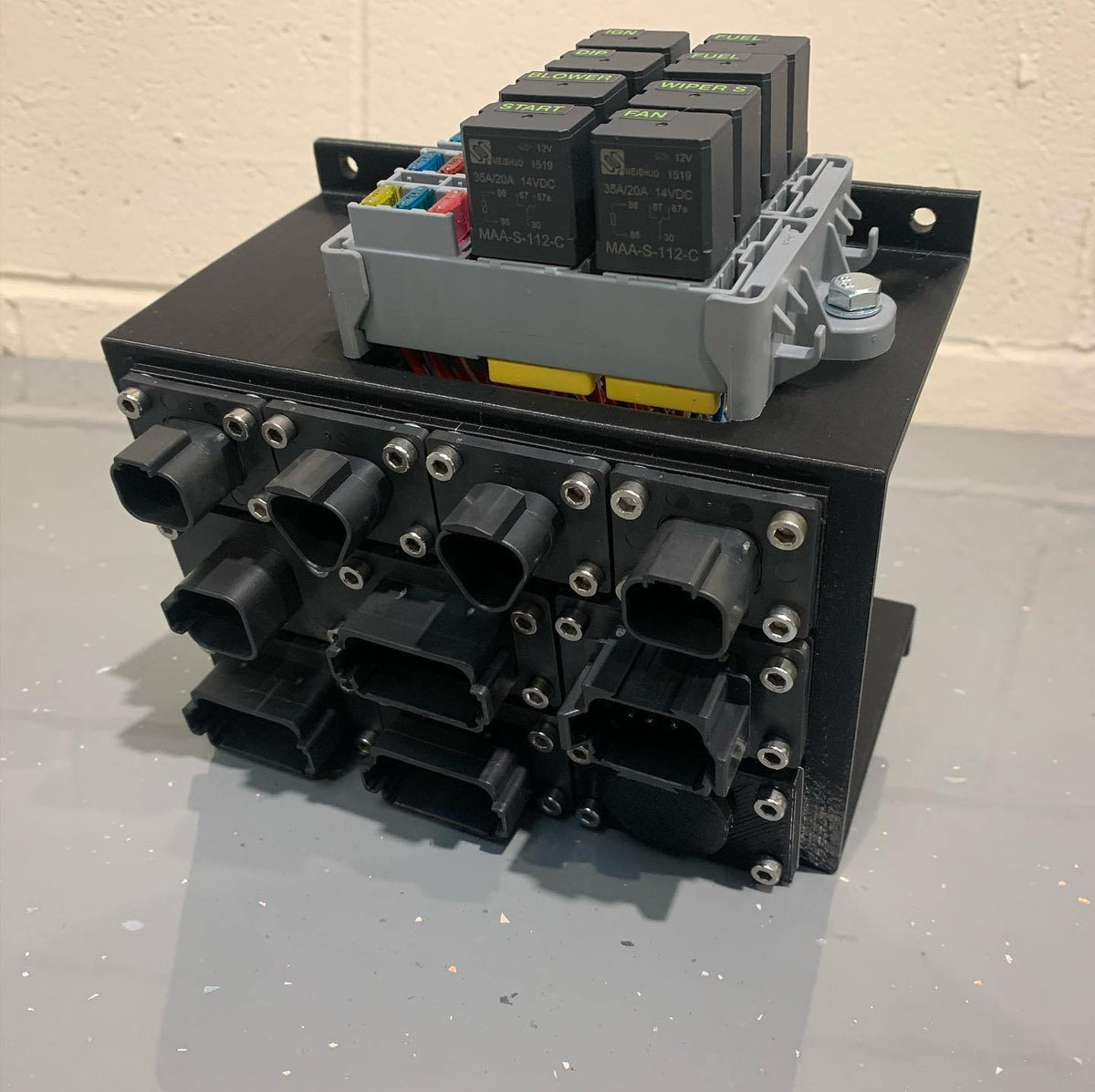 Modular Fuse Boxes – Racing Circuits